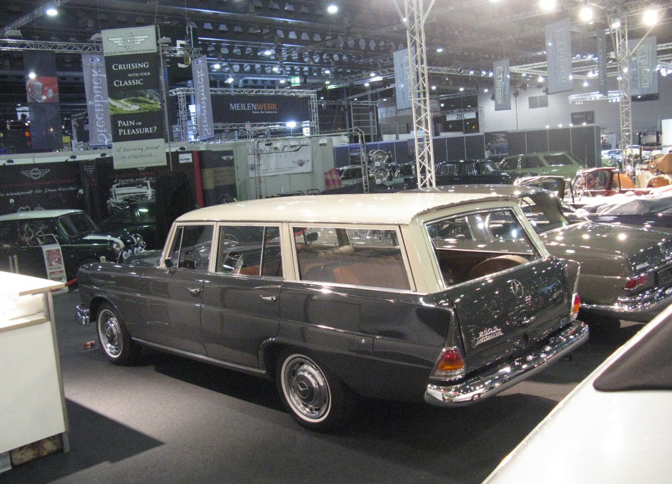 Mercedes-Benz Fintail Universal (W111) 230 S (120 Hp)